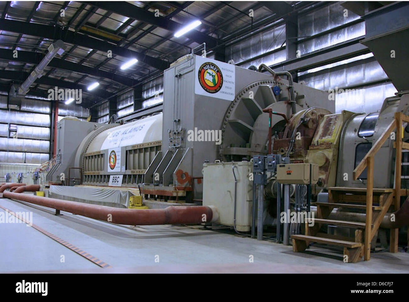 National high magnetic laboratory hi-res stock photography and images ...