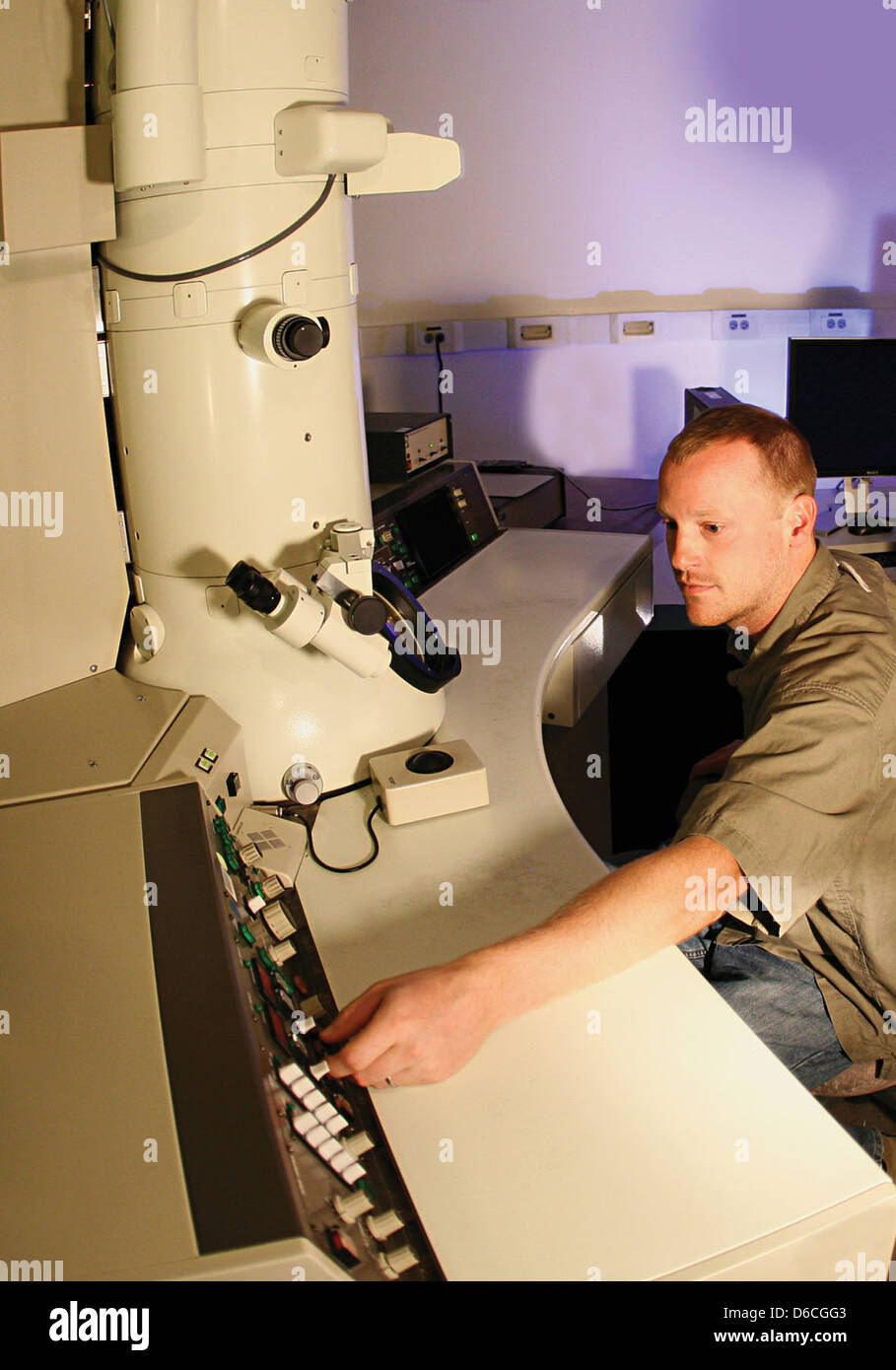 Electron microscopy hi-res stock photography and images - Alamy