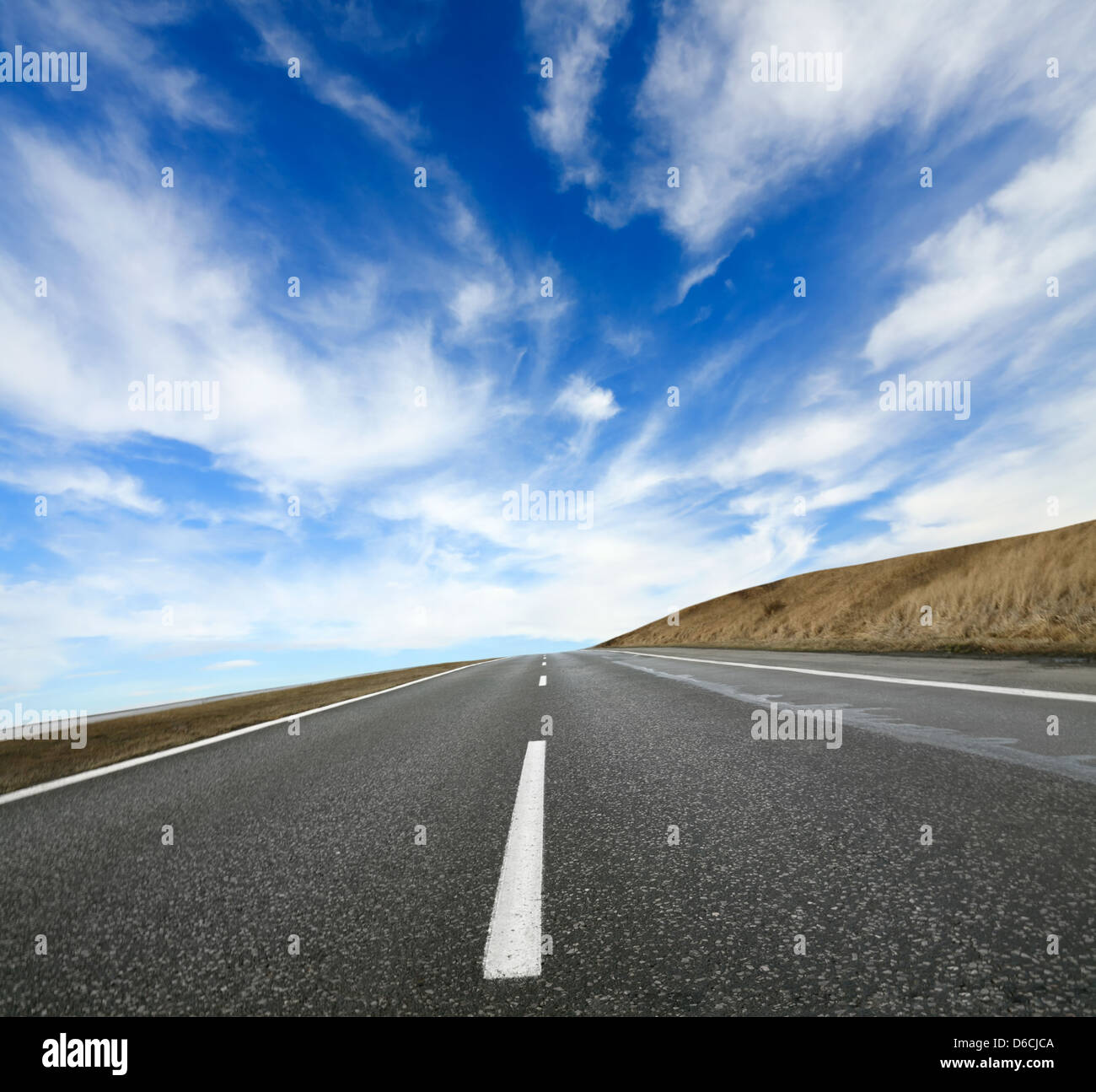 Empty carriageway hi-res stock photography and images - Alamy
