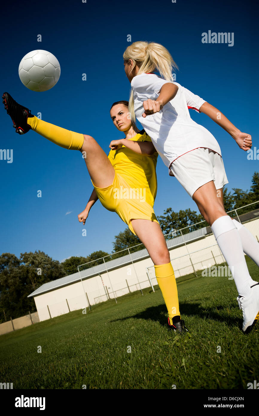 Soccer girls hi-res stock photography and images - Alamy
