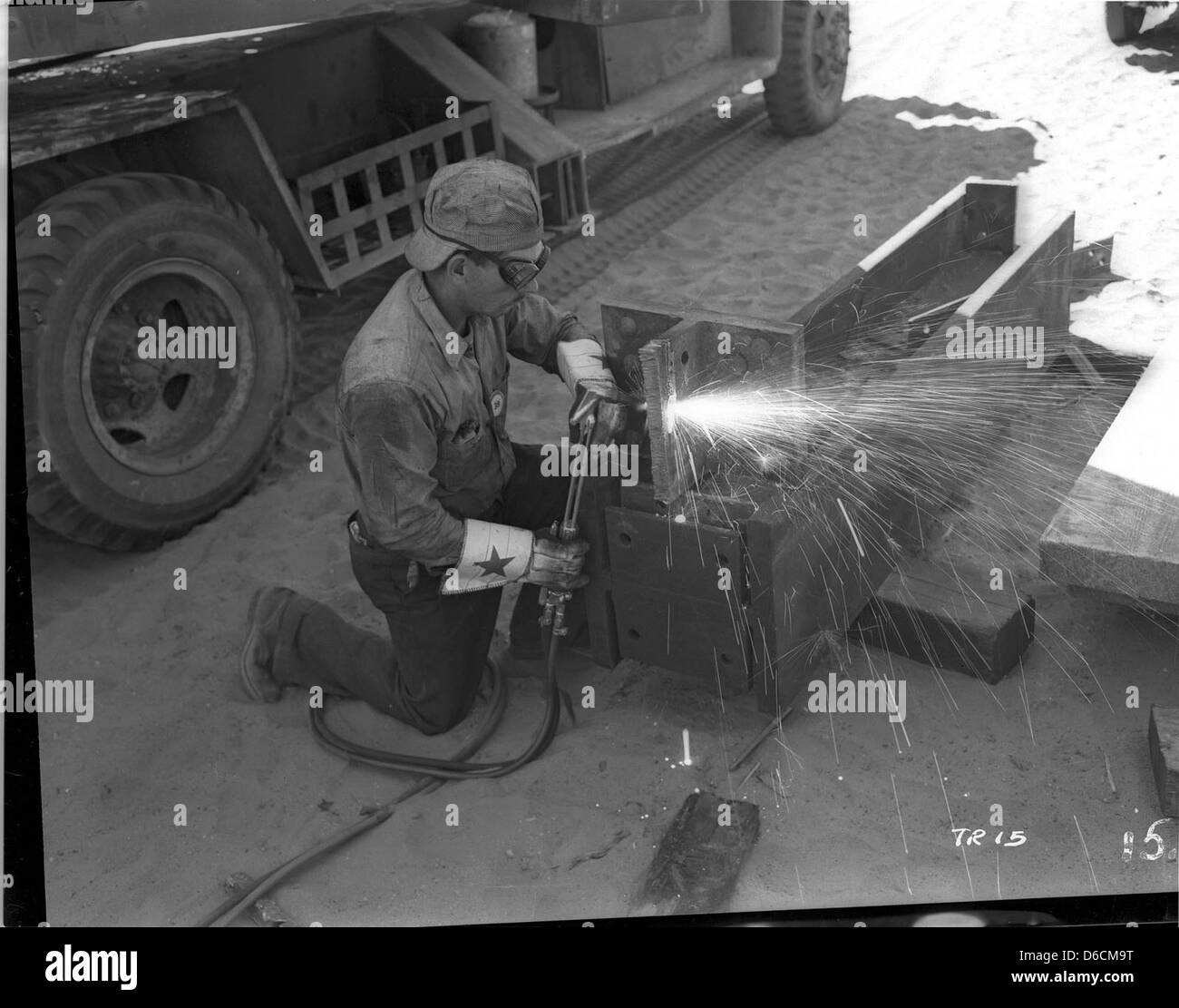 The TR-015 document from Los Alamos National Laboratory relates to ...