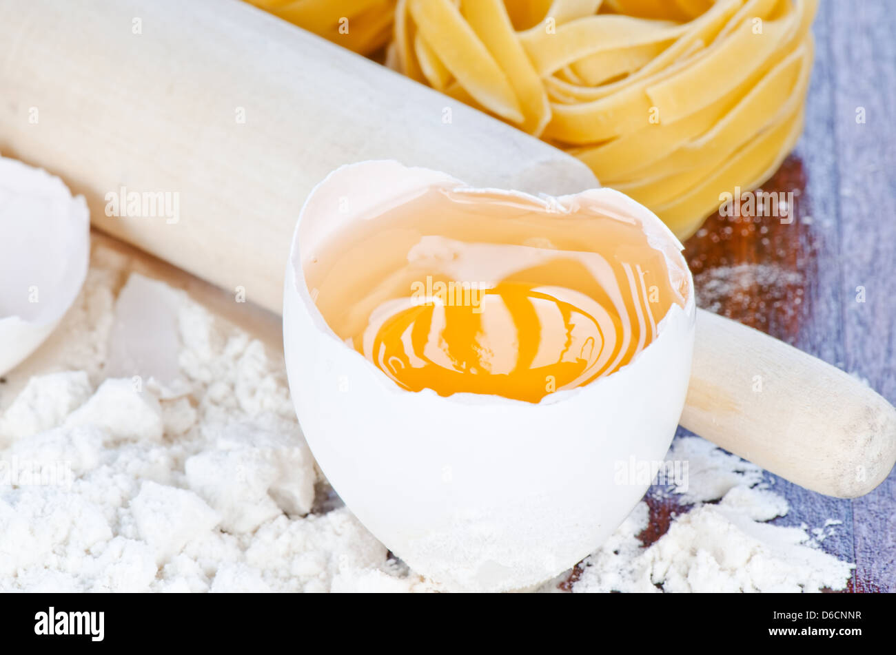 Ingredients for cooking pasta Stock Photo - Alamy