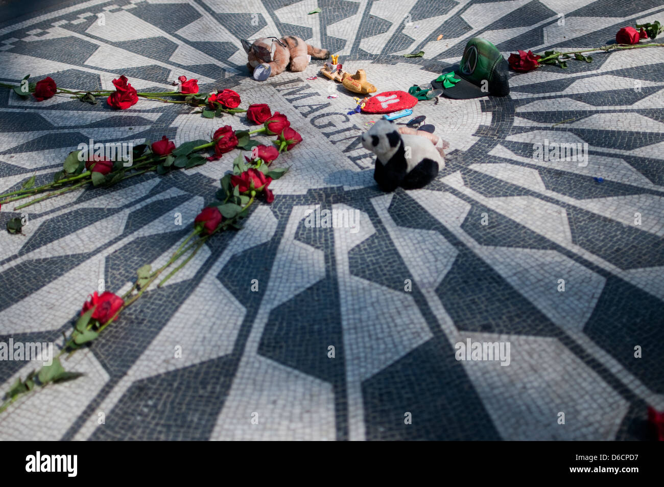 John Lennon memorial, Strawberry Fields, Central Park, New York, USA ...