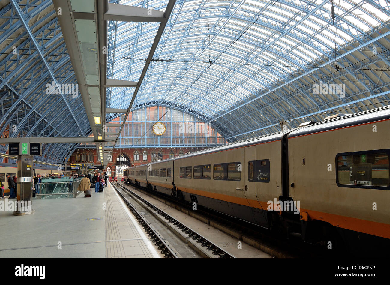 Eurostar train track hi-res stock photography and images - Alamy