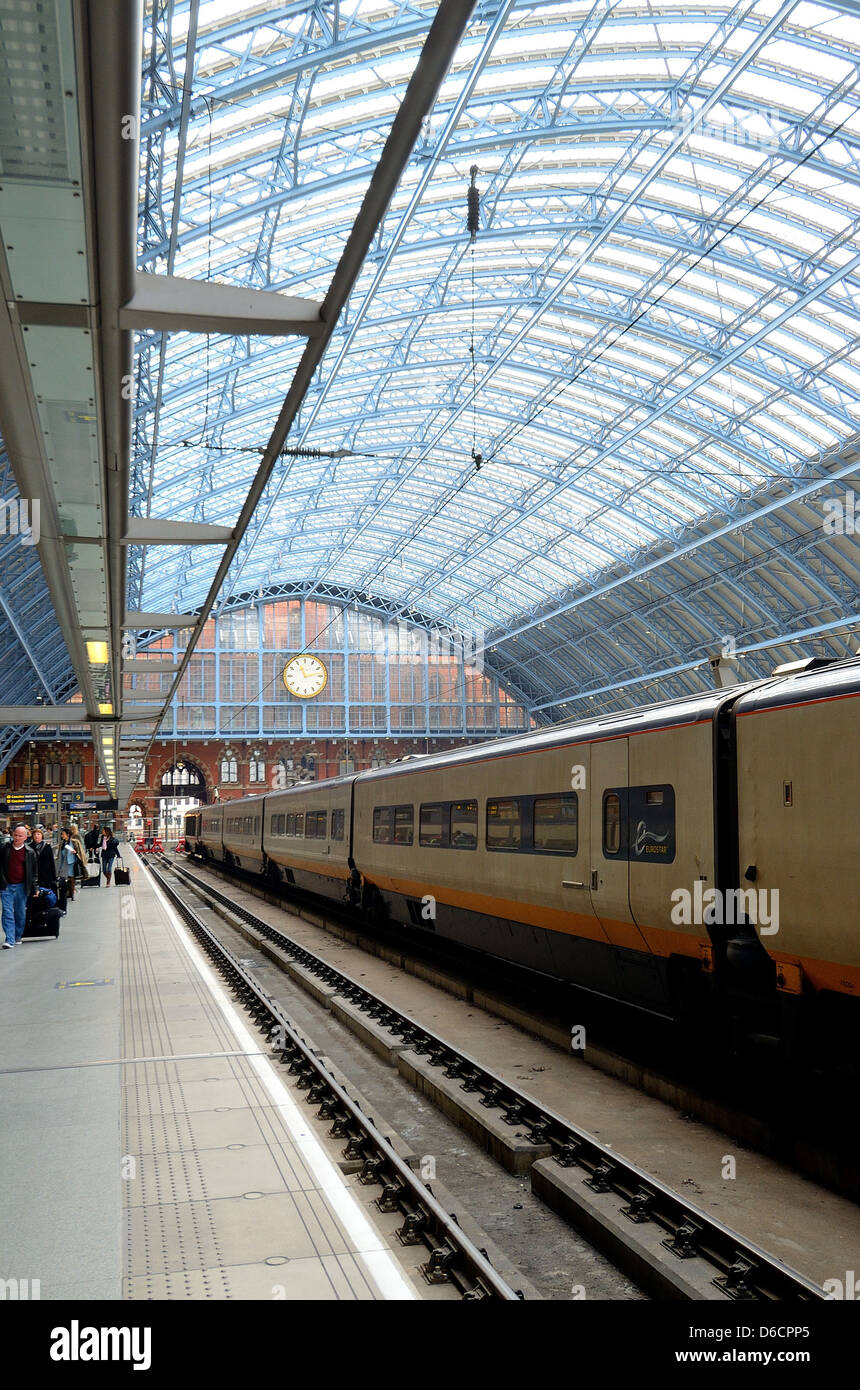 Eurostar train interior hi-res stock photography and images - Alamy