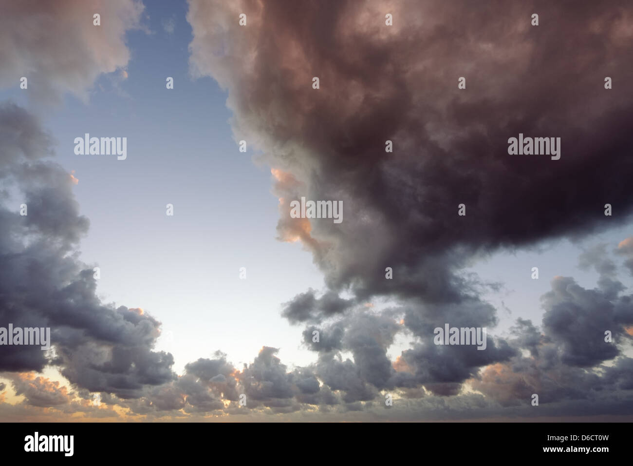 Volcanic eruption clouds hi-res stock photography and images - Alamy