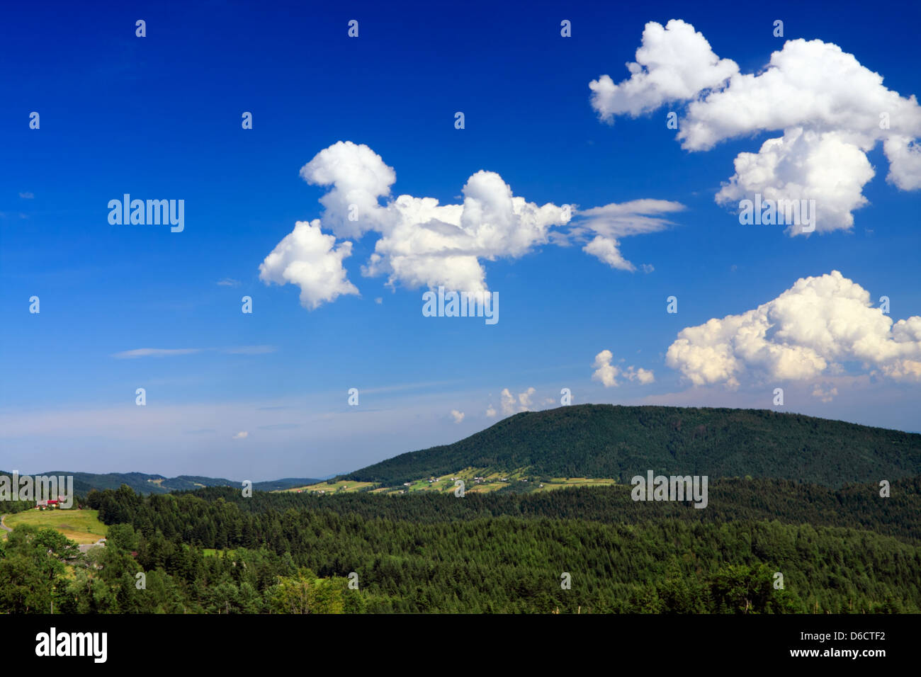 Cloudy landscape hi-res stock photography and images - Alamy