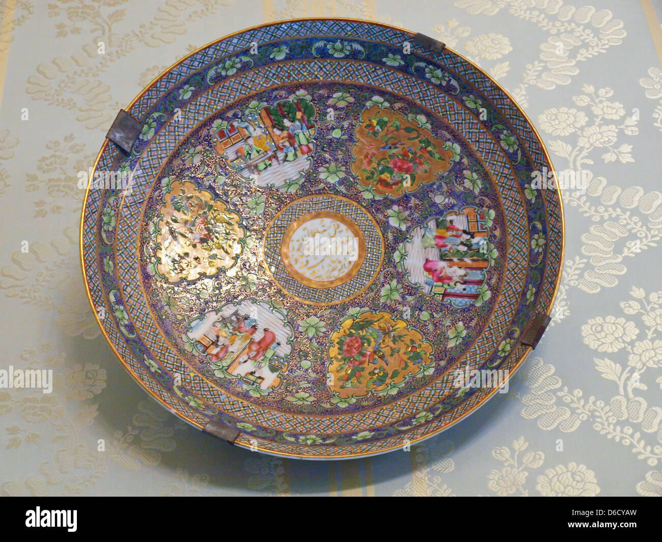 White bone china plate hi-res stock photography and images - Alamy