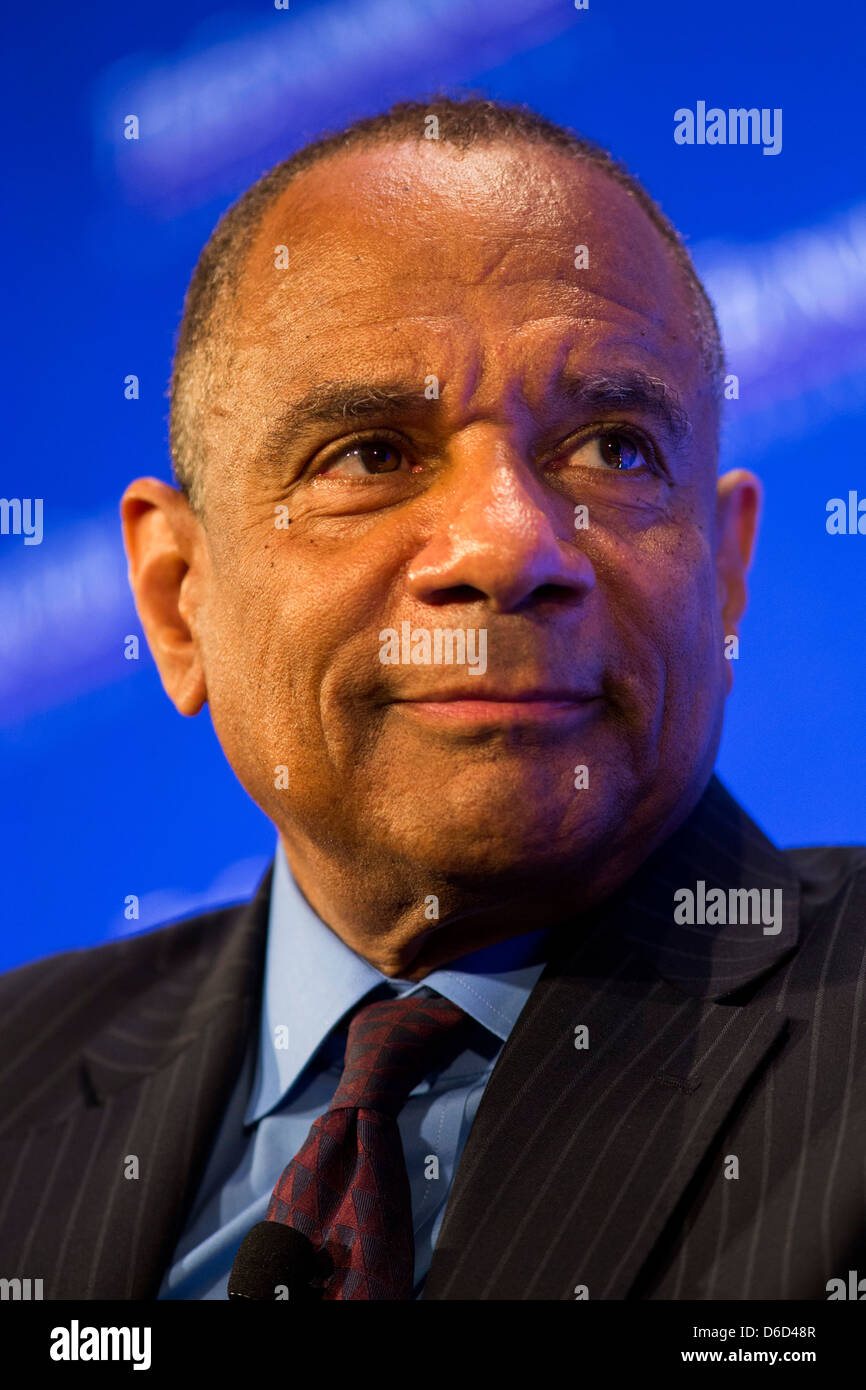 Chairman and ceo american express hi-res stock photography and images ...