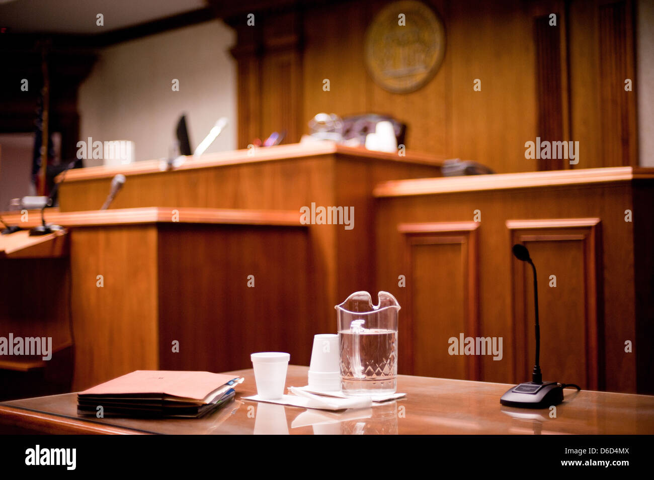 Lawyer courtroom hi-res stock photography and images - Alamy
