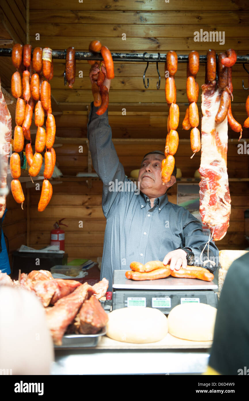 Traditional grocery market hi-res stock photography and images - Alamy