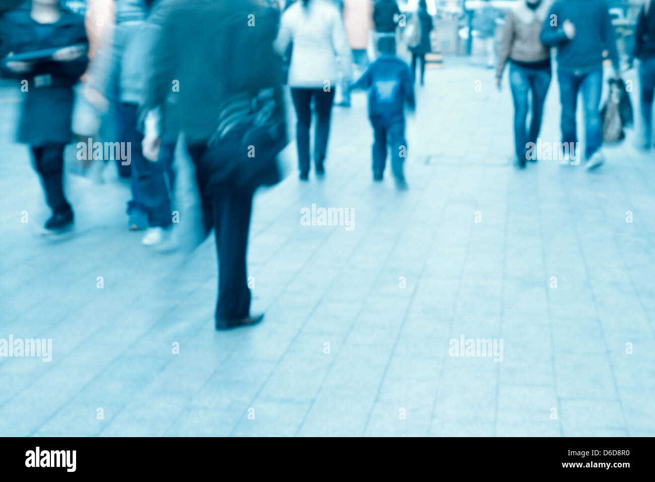 People walking on stre hi-res stock photography and images - Alamy