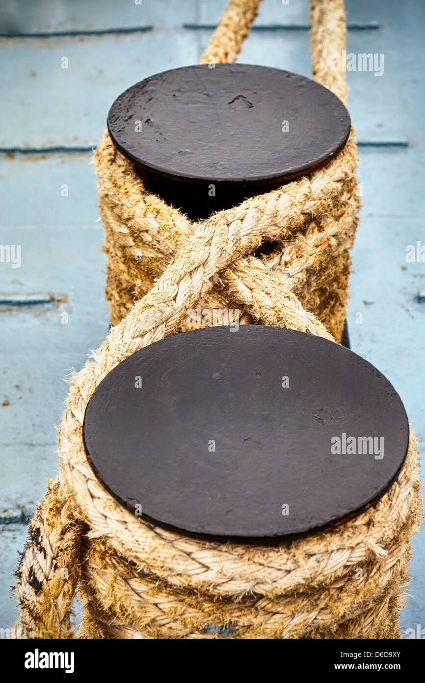 Naval ropes hi-res stock photography and images - Alamy