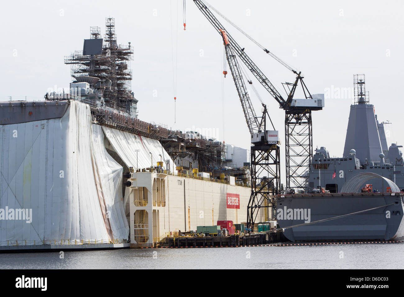 Shipyard hi-res stock photography and images - Alamy