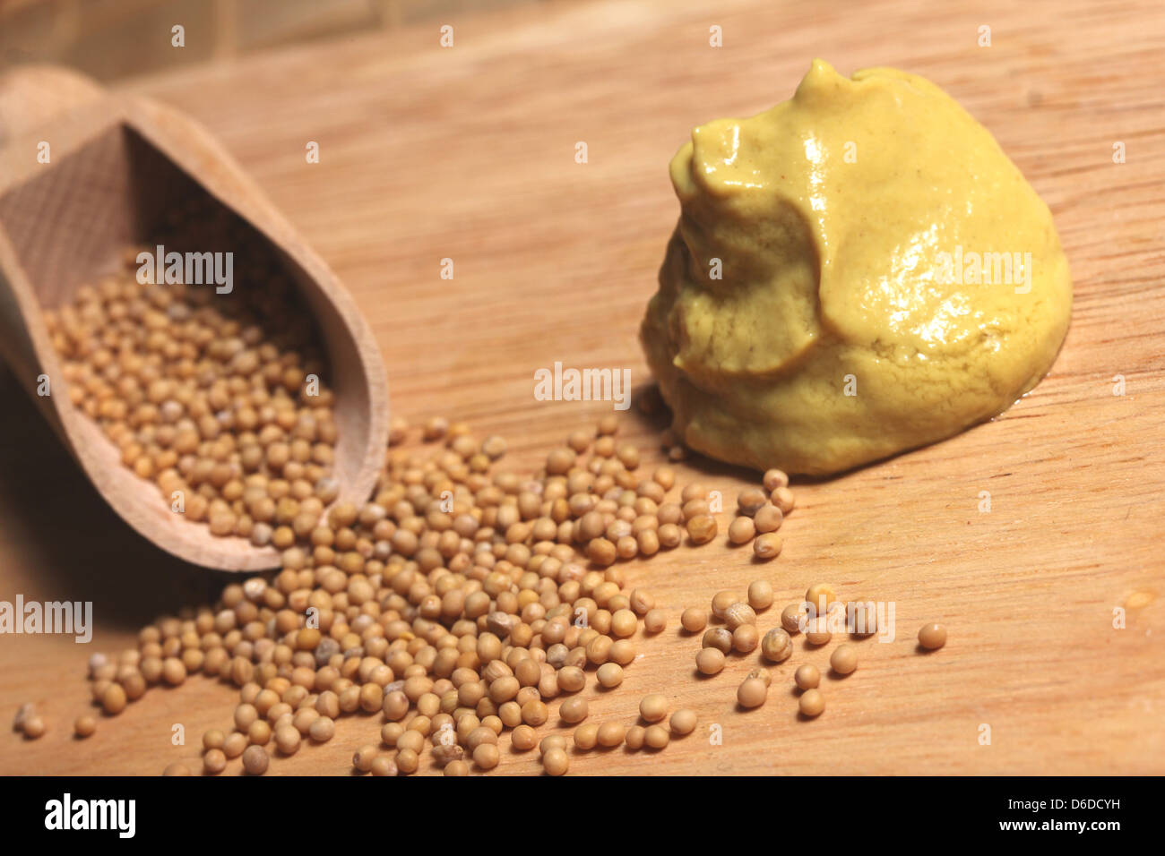 Moutarde grains hi-res stock photography and images - Alamy