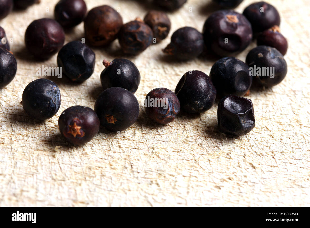 dried juniper berries Stock Photo - Alamy