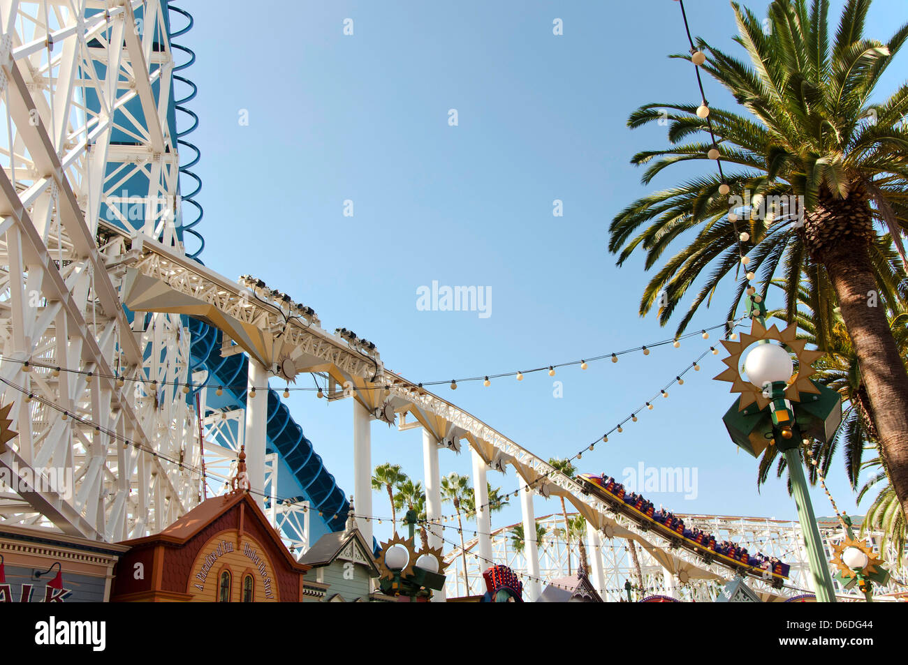 Disneyland california roller coaster hi-res stock photography and ...