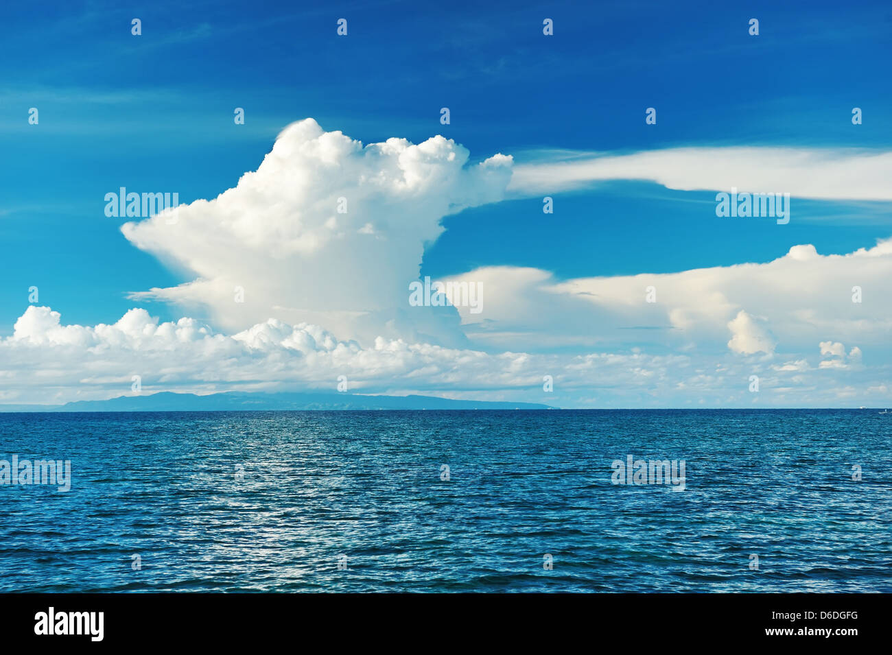 Sky above sea Stock Photo - Alamy