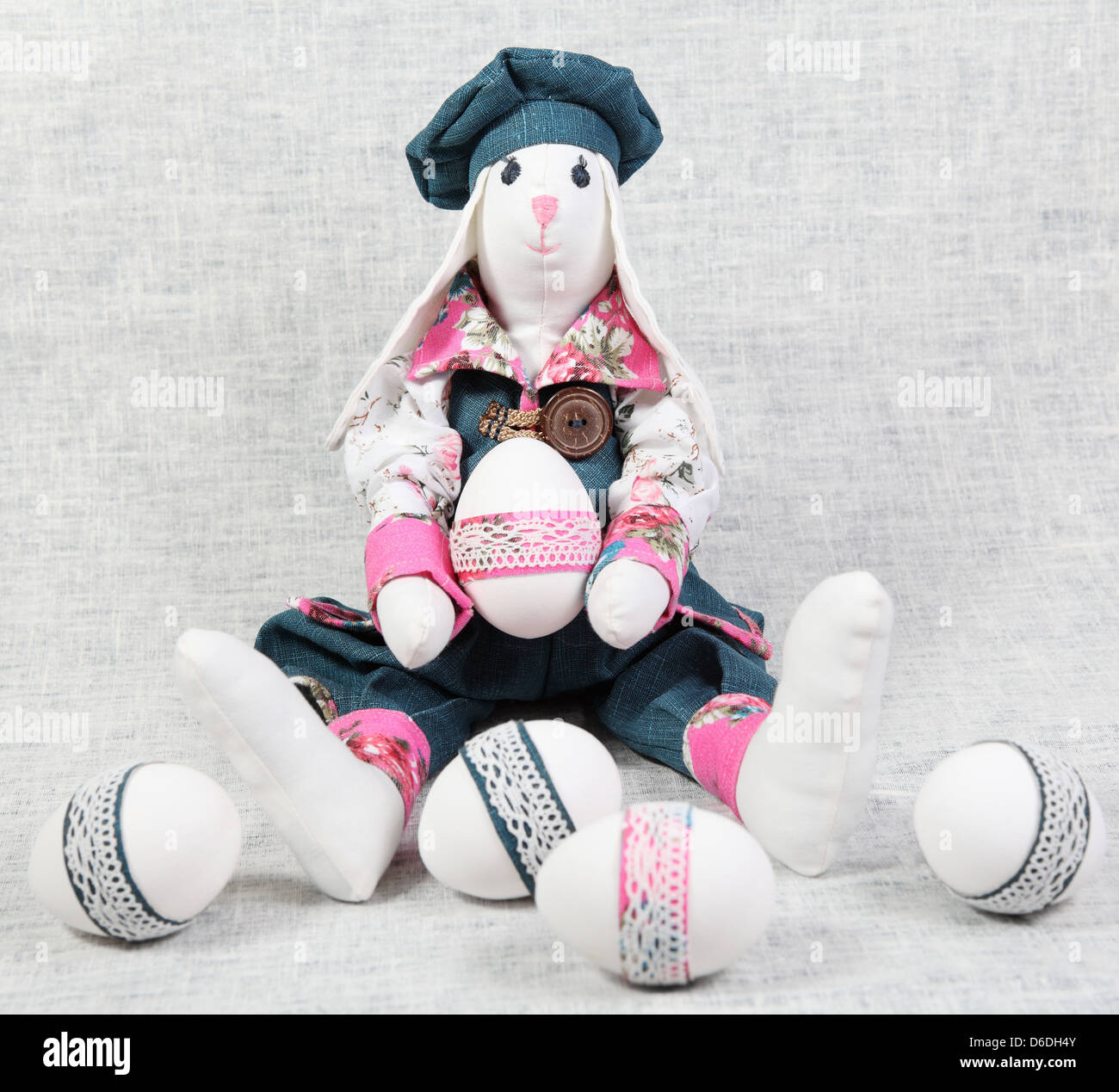 Male easter bunny hi-res stock photography and images - Alamy