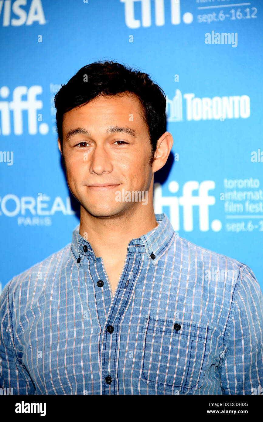 Actor Joseph Gordon-Levitt poses before the press conference of "Looper ...