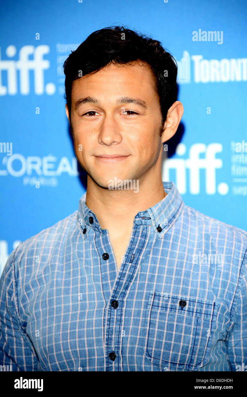 Joseph gordon levitt 2012 hi-res stock photography and images - Alamy