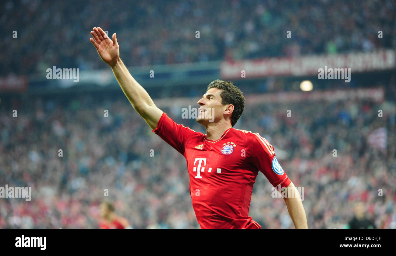 Mario gomez bayern munich 2013 hi-res stock photography and images - Alamy