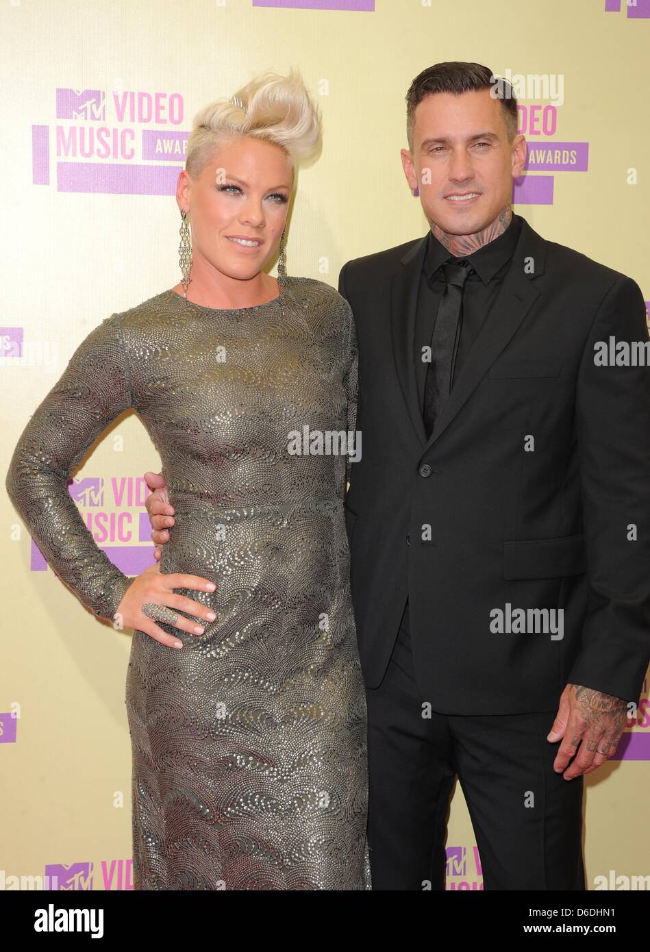 Singer Pink and husband Carey Hart arrive at the MTV Video Music Awards ...