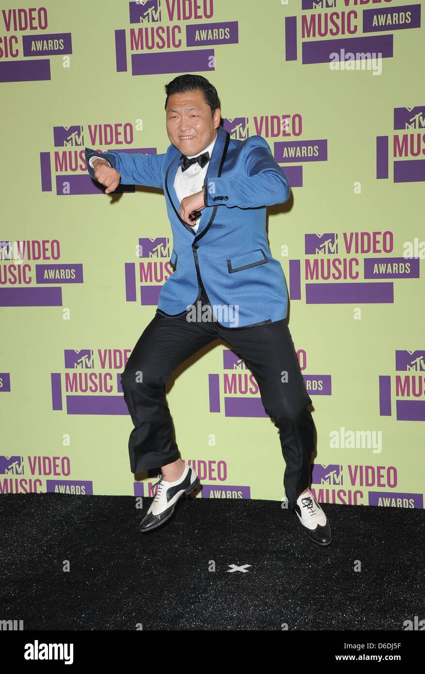 Korean awards hi-res stock photography and images - Alamy