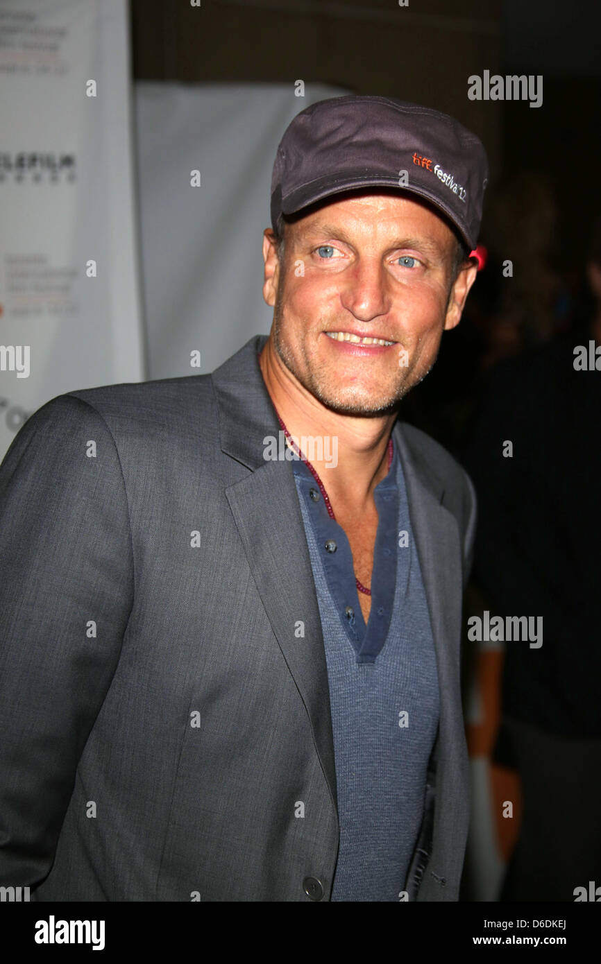 Actor Woody Harrelson arrives at the premiere of "Seven Psychopaths ...