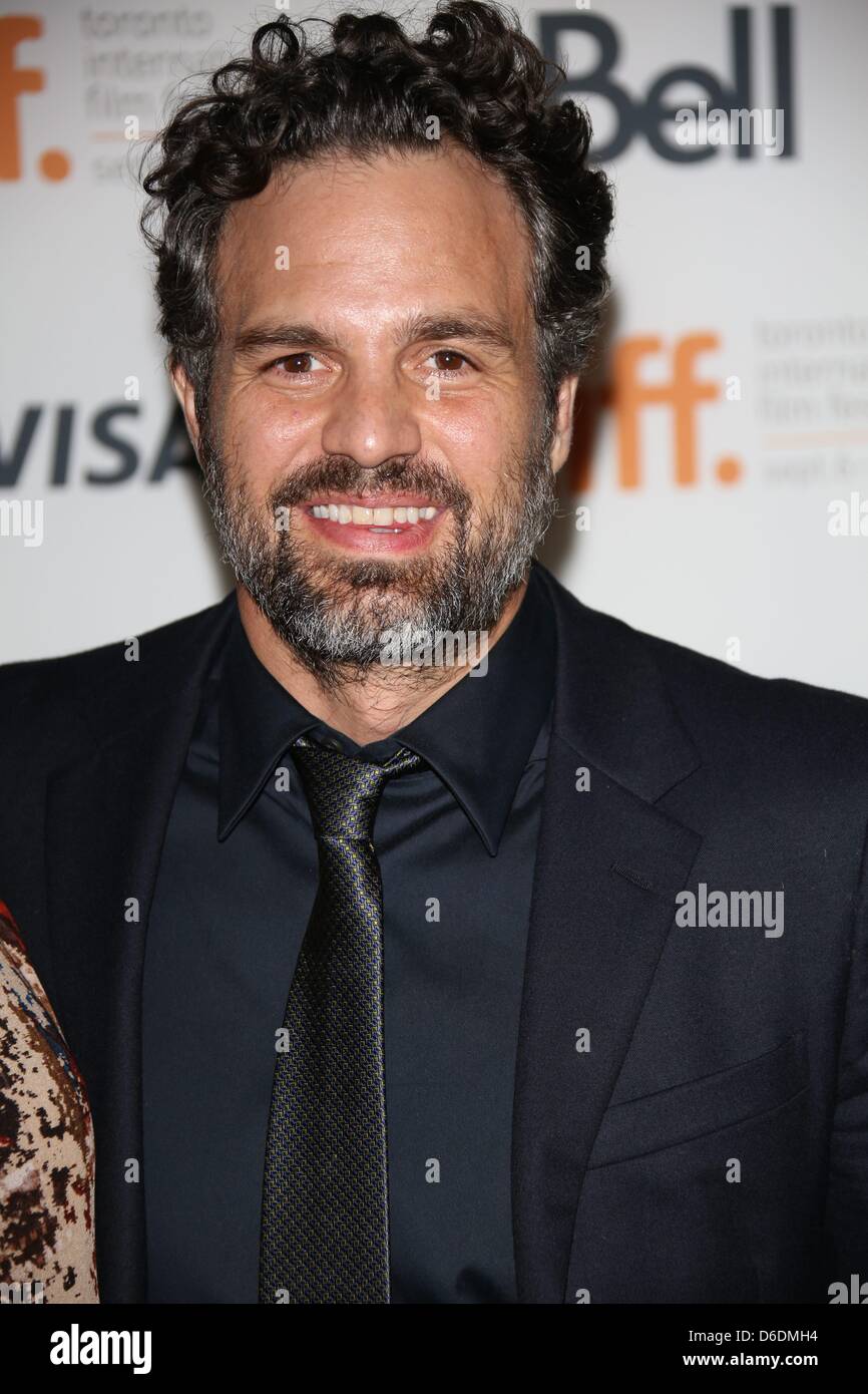 Actor Mark Ruffalo arrives at the premiere of "Thanks For Sharing ...