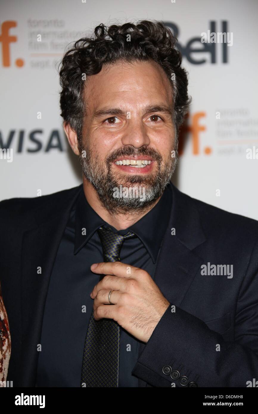 Actor Mark Ruffalo arrives at the premiere of "Thanks For Sharing ...