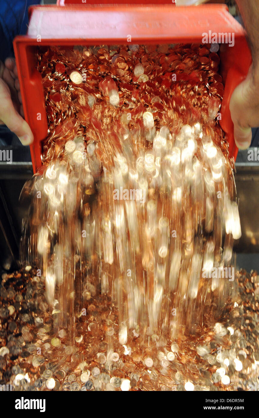 Mints mints in container hi-res stock photography and images - Alamy