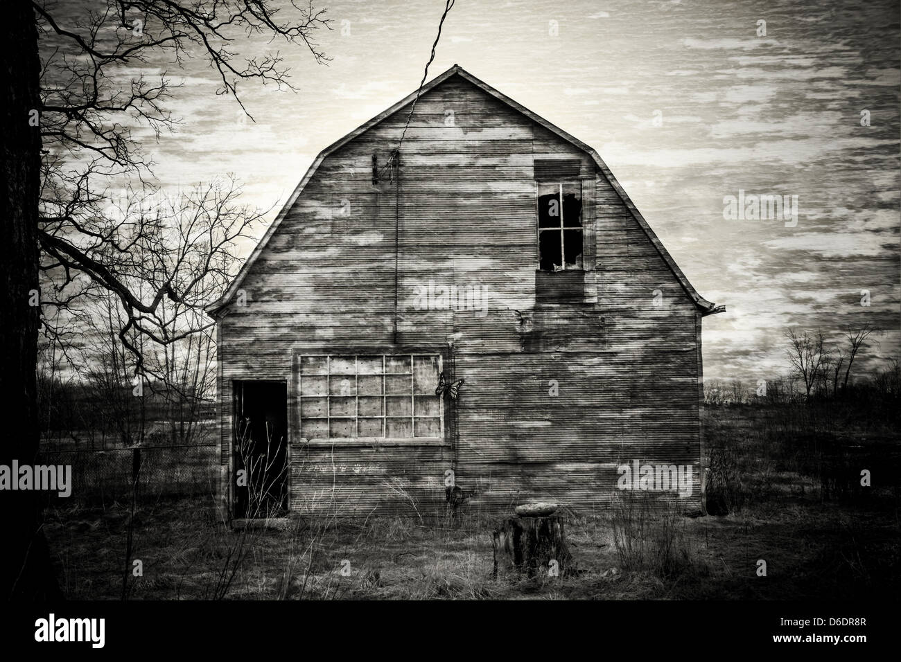 An old wooden barn in Ontario, Canada Stock Photo - Alamy