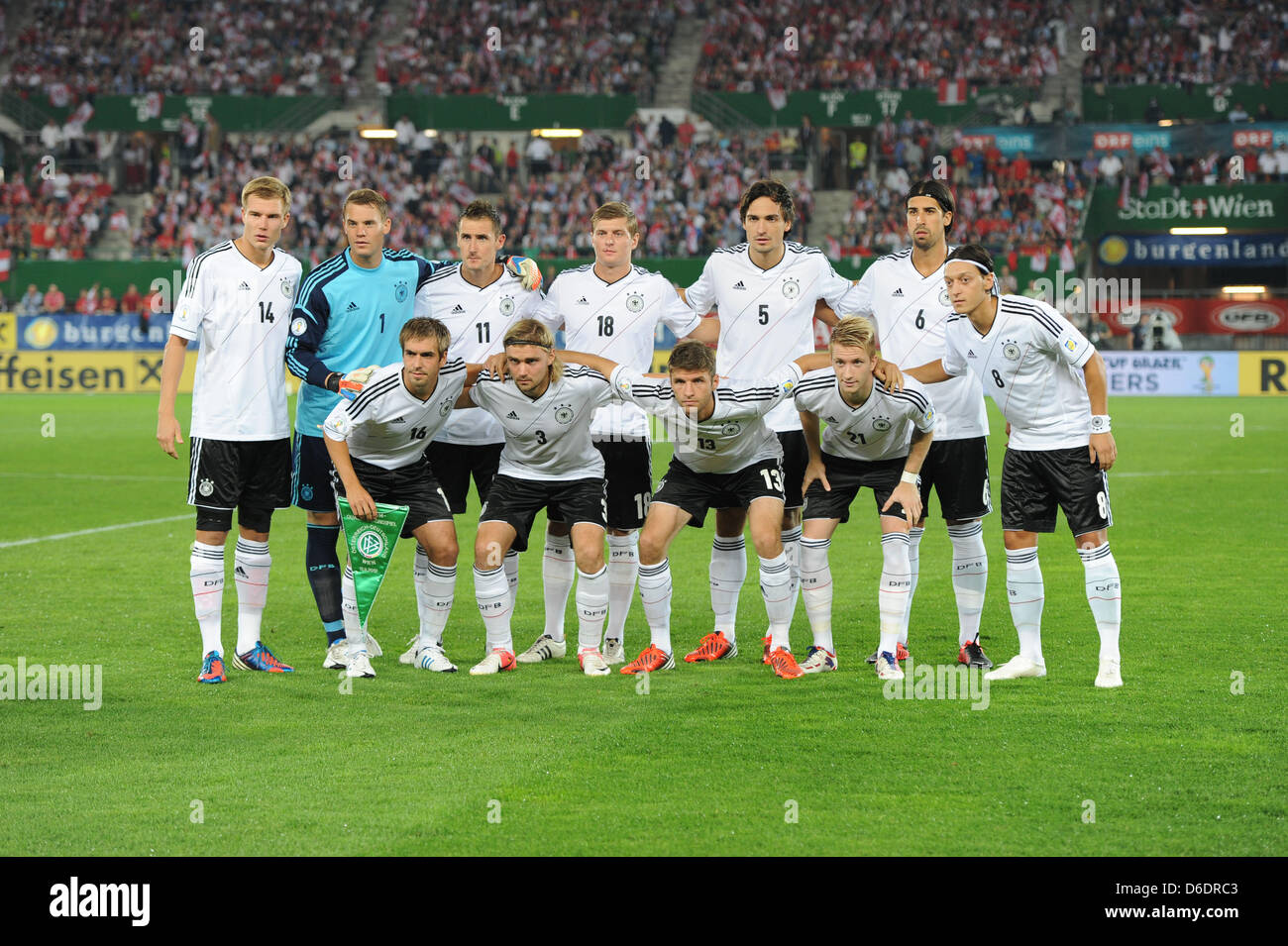 Germany's players pose for a teamphoto prior to the Group C World Cup ...