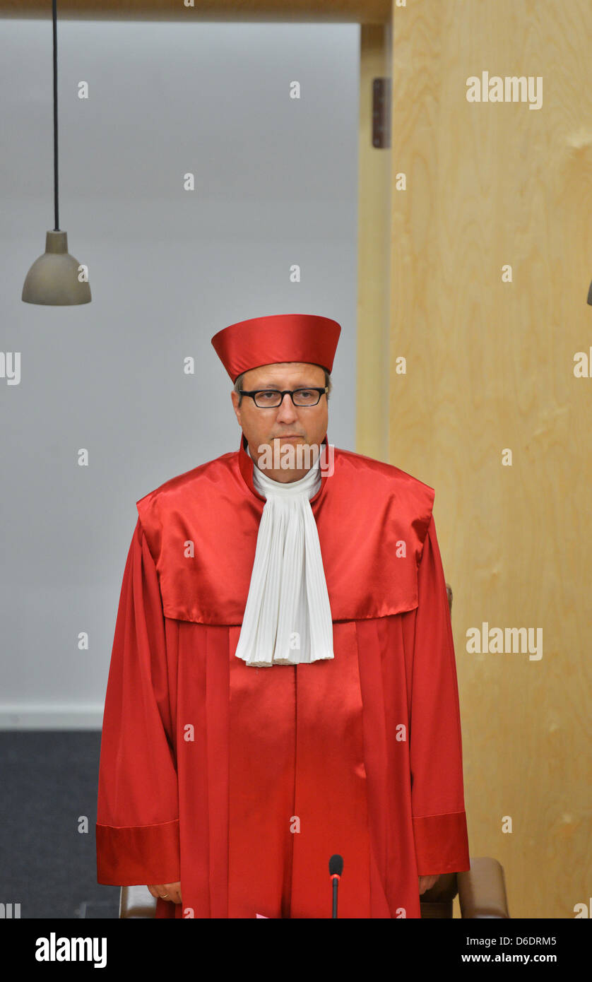 Federal judge in robes hi-res stock photography and images - Alamy