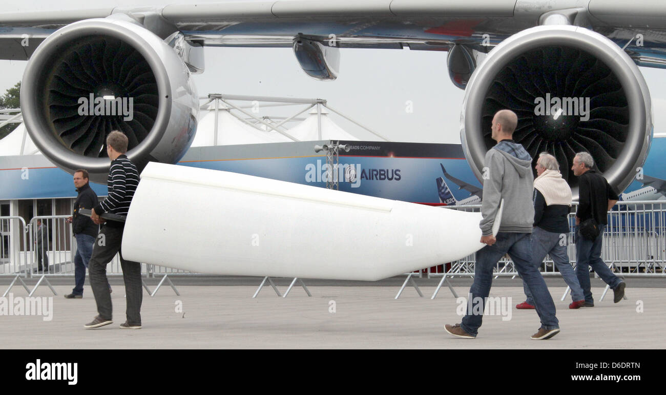 Carry engines hi-res stock photography and images - Alamy
