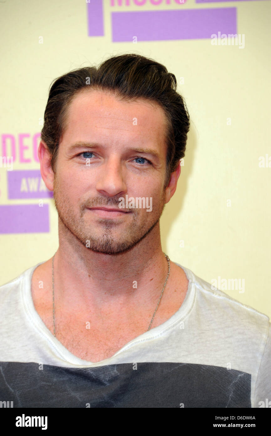 Actor Ian Bohen arrives at the 2012 MTV Music Video Awards at Staples ...