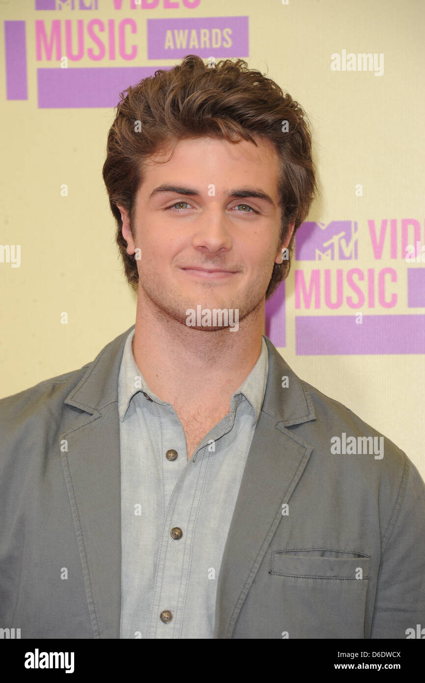 Actor Beau Mirchoff arrives at the 2012 MTV Music Video Awards at ...