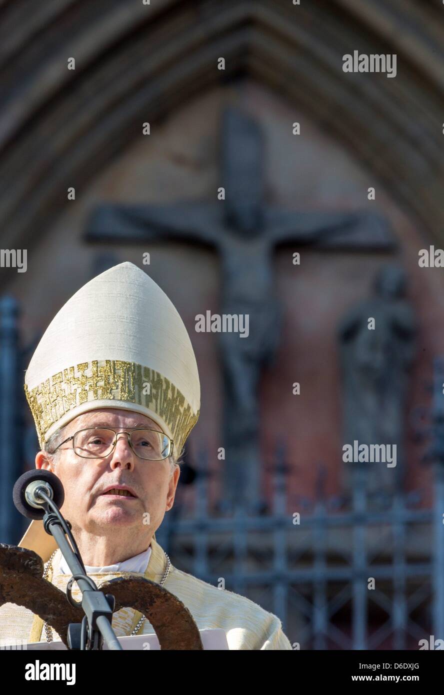 Bishop Joachim Wanke celebrates a mass during the diocese pilgrimage at ...