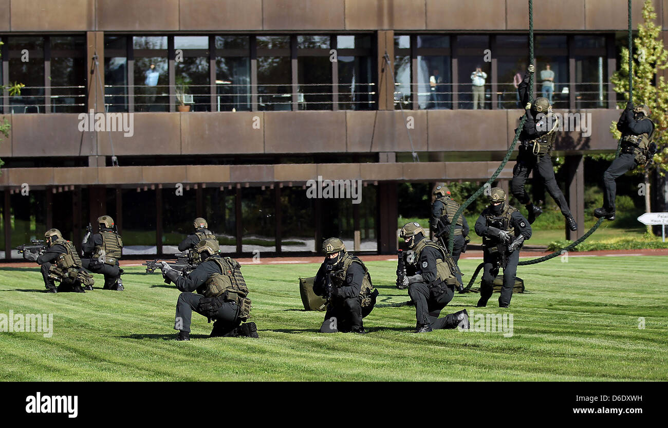 Gsg 9 hi-res stock photography and images - Alamy