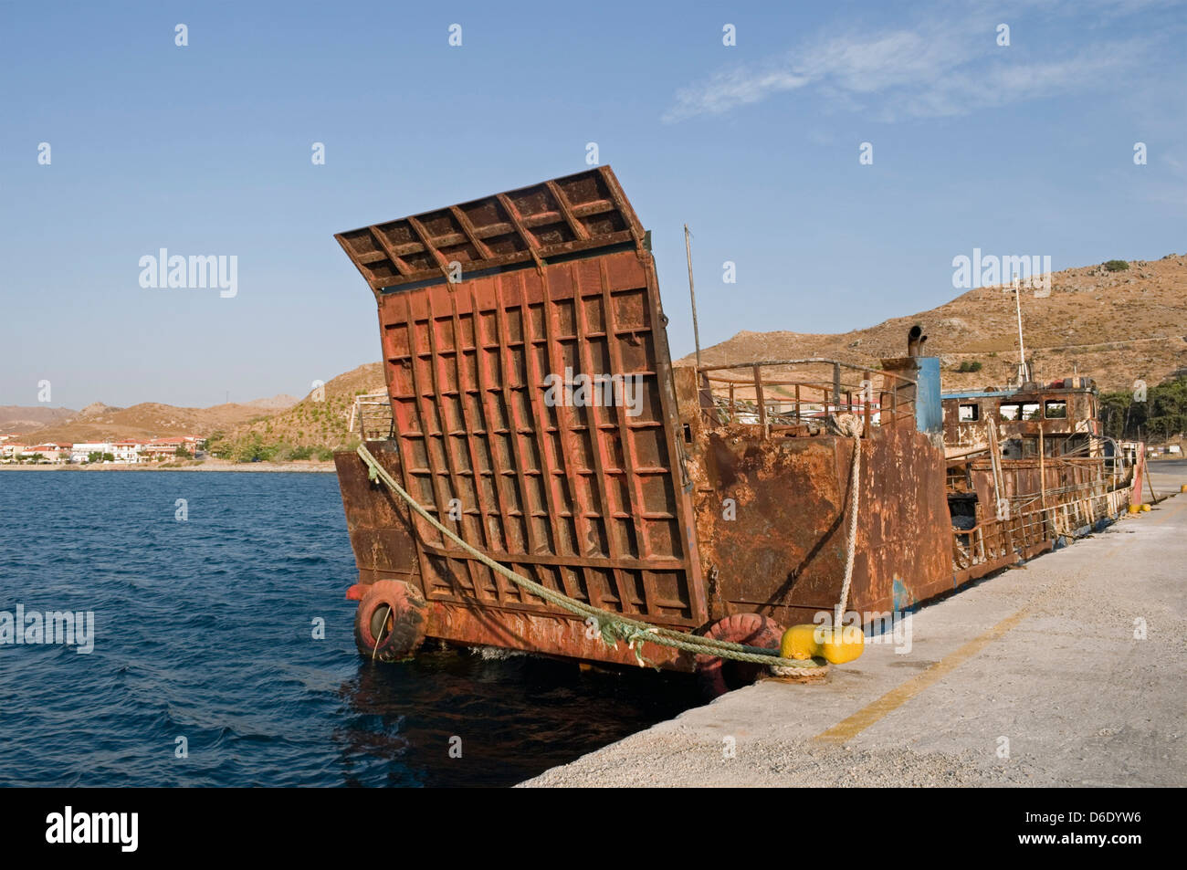 Burnt out boat hi-res stock photography and images - Alamy