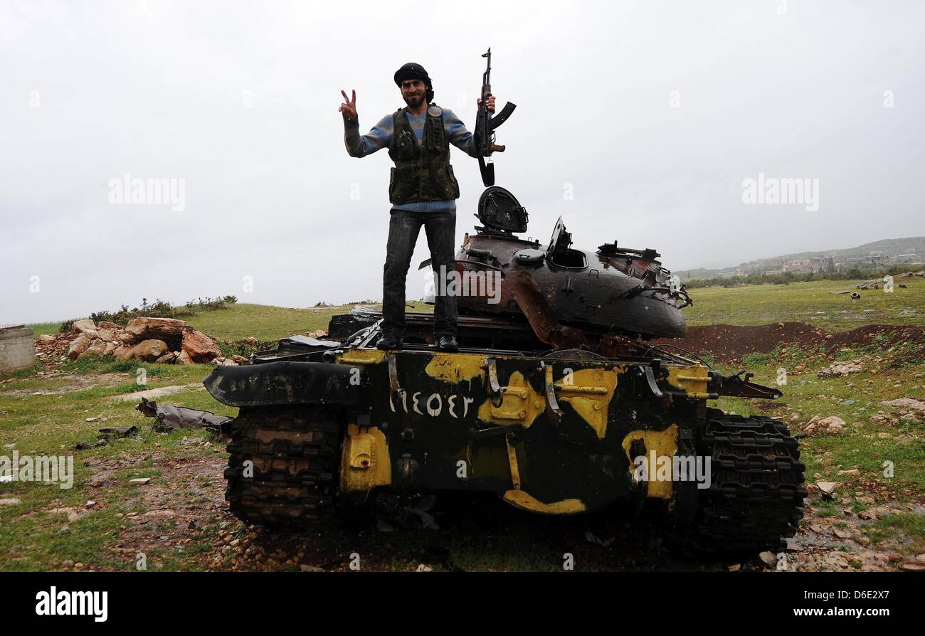 Soldier standing on hi-res stock photography and images - Alamy