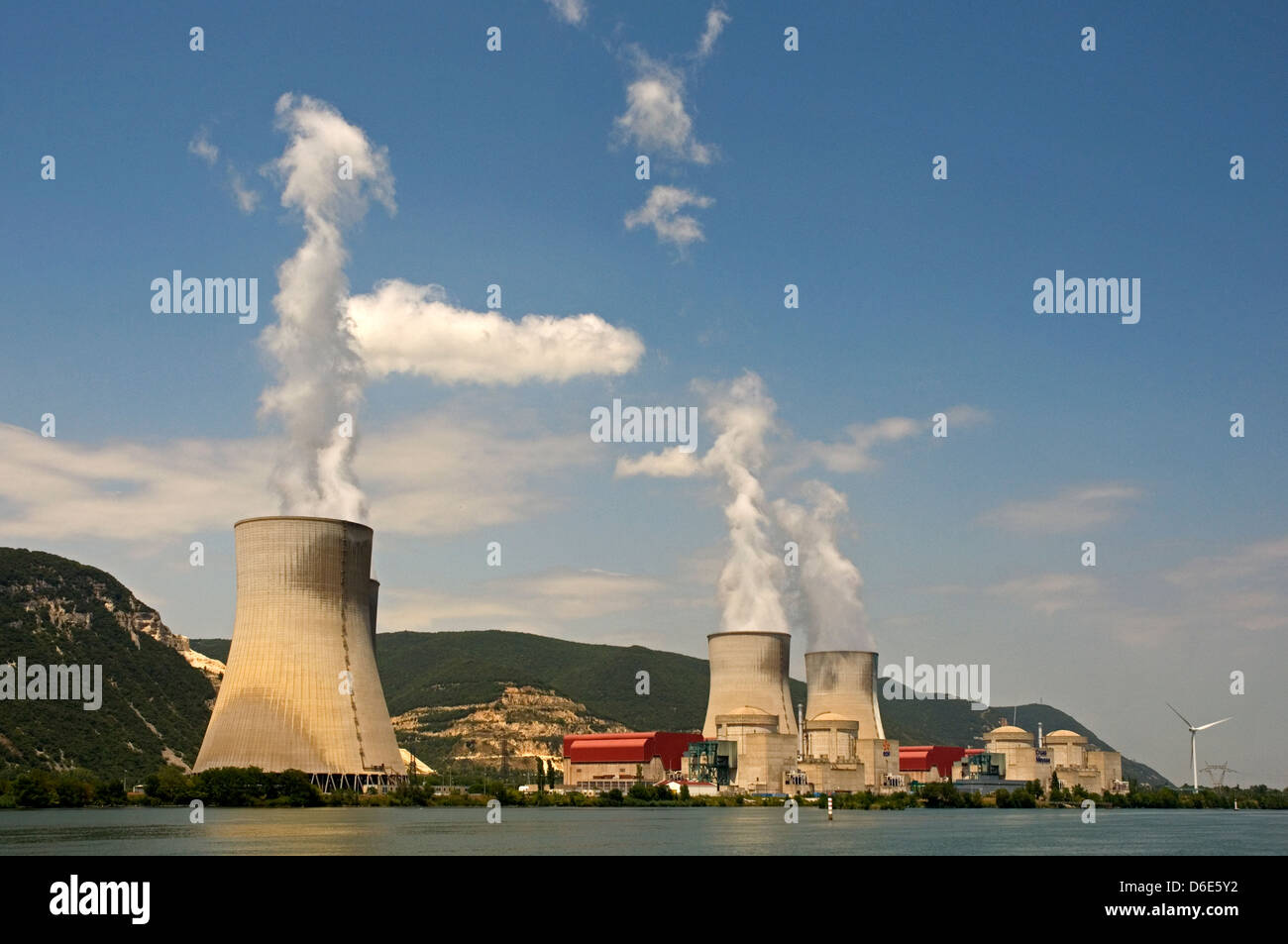 EUROPE, FRANCE, River Rhone, nuclear power station Cruas Meysse, with ...