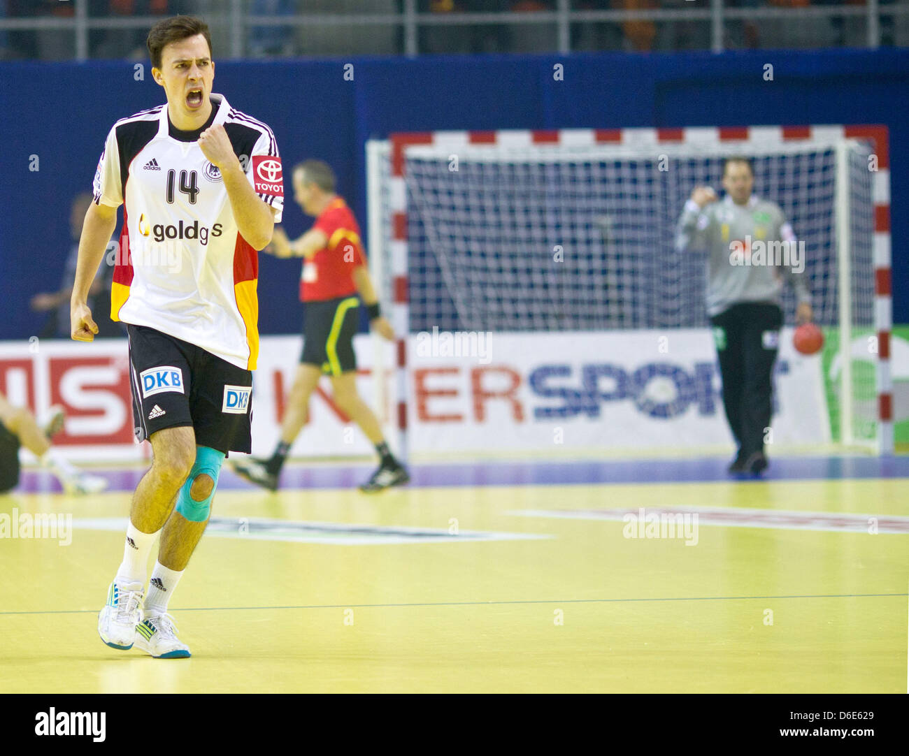 Germany's Patrick Groetzki celebrates the 29-24 victory over Sweden ...