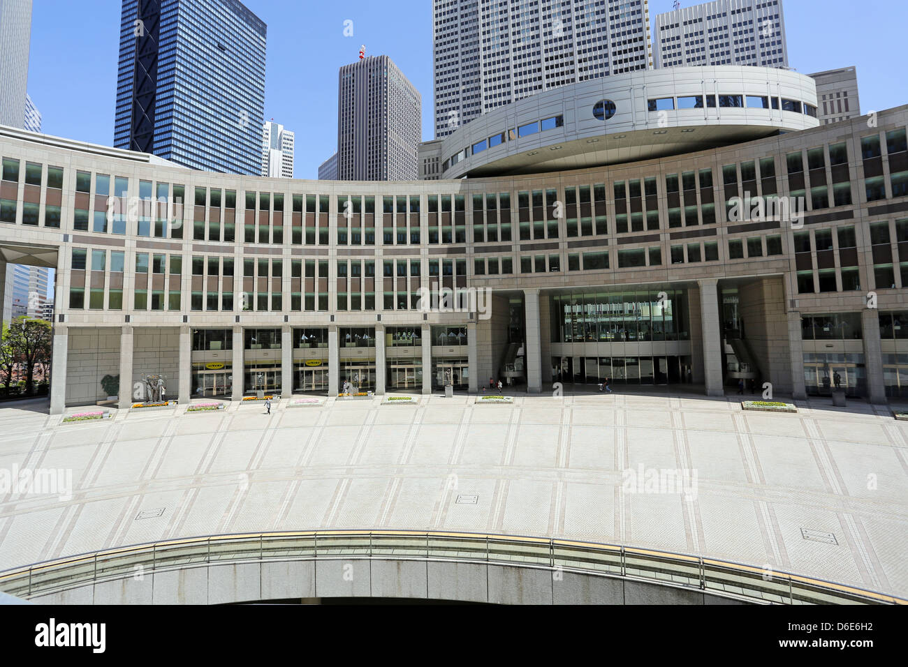 Tokyo metropolitan government buildings hi-res stock photography and ...