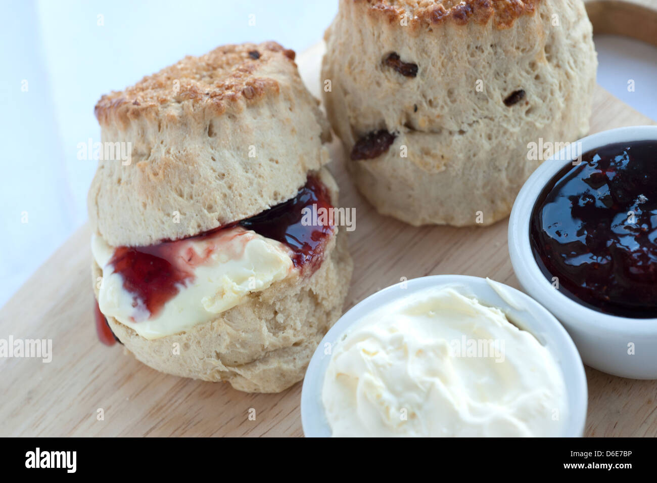Scones, jam and cream Stock Photo - Alamy