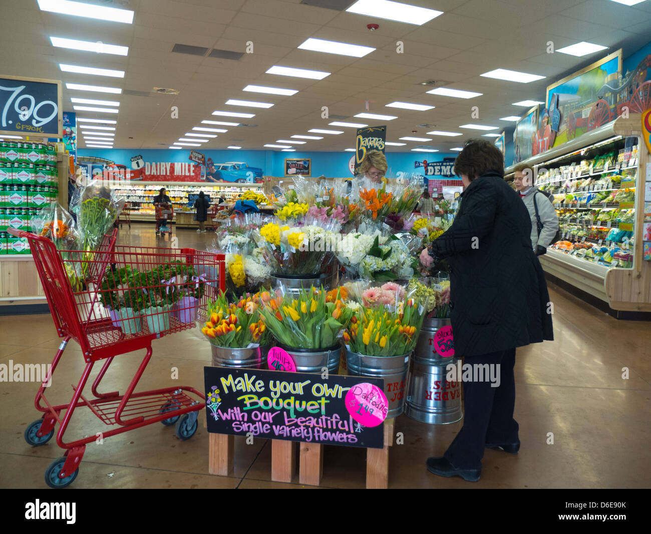 worker in Trader Joe's grocery store Stock Photo - Alamy
