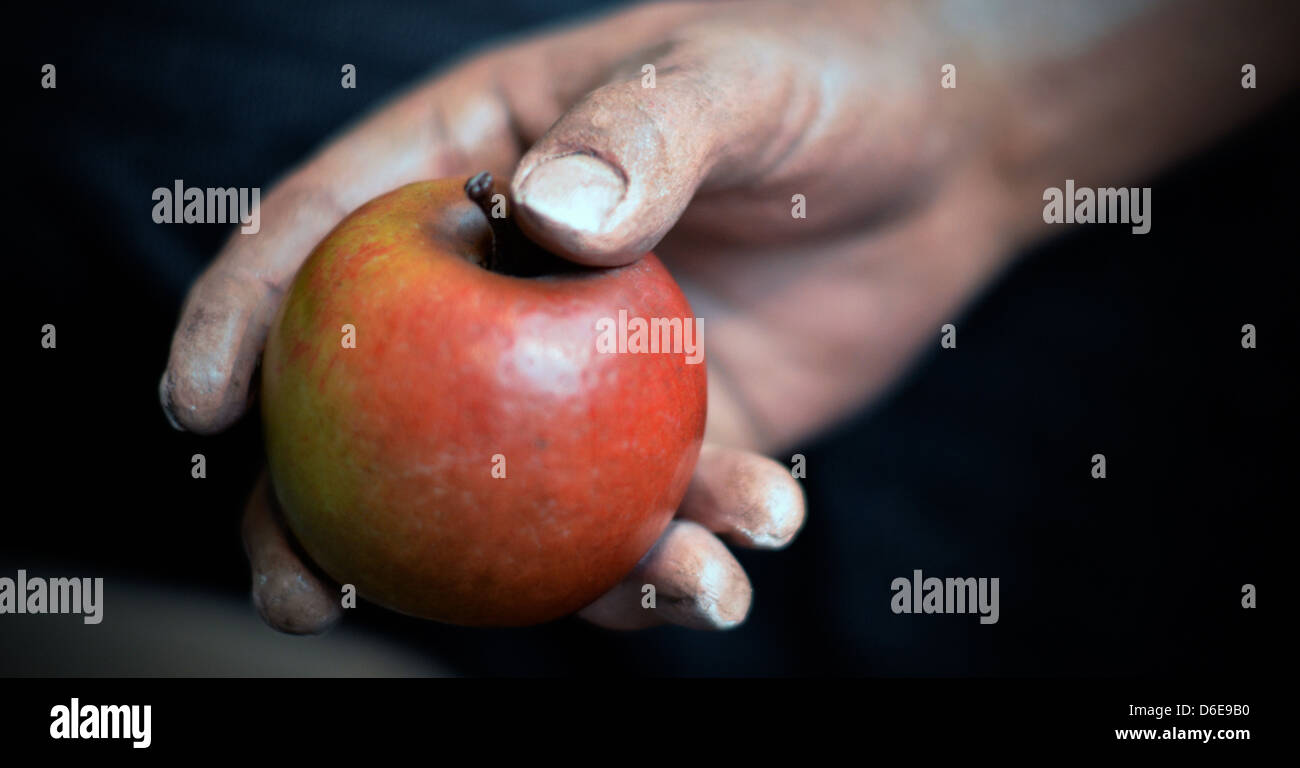 hand holding red apple Stock Photo - Alamy