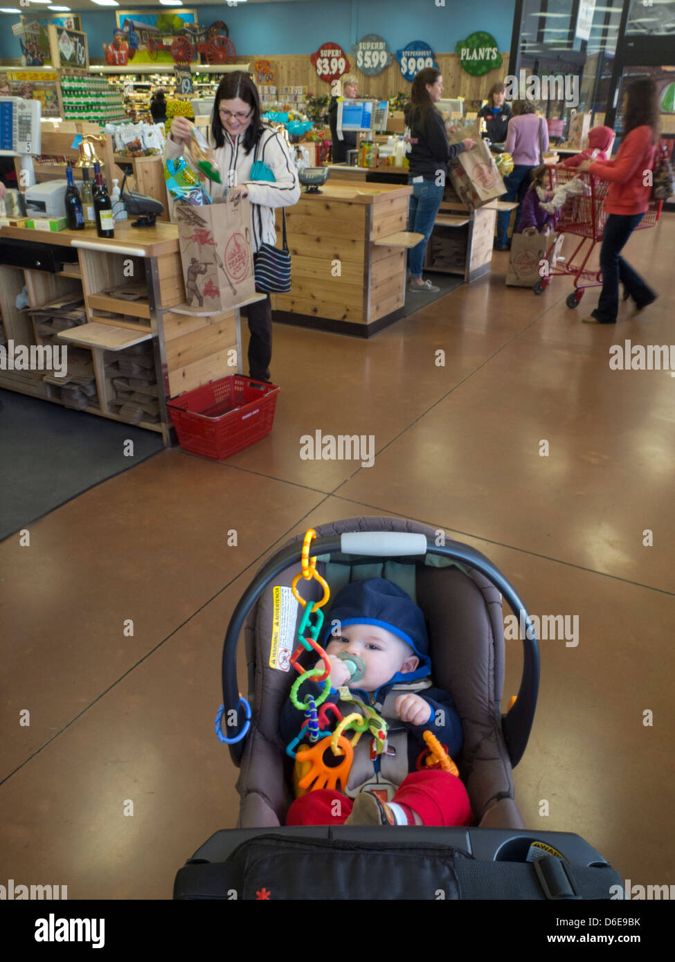 Cashier's check hi-res stock photography and images - Alamy