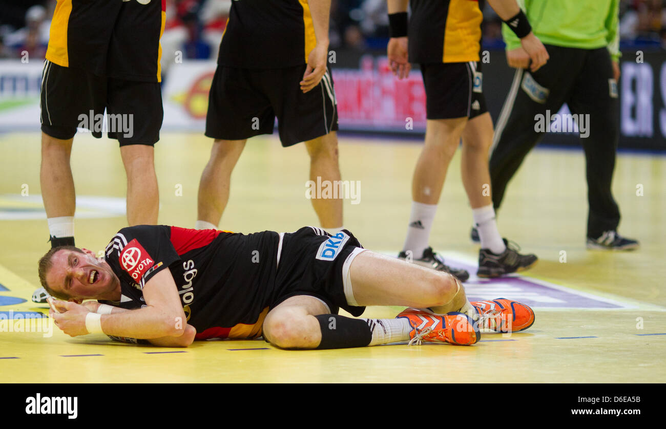 Handball foul hi-res stock photography and images - Alamy